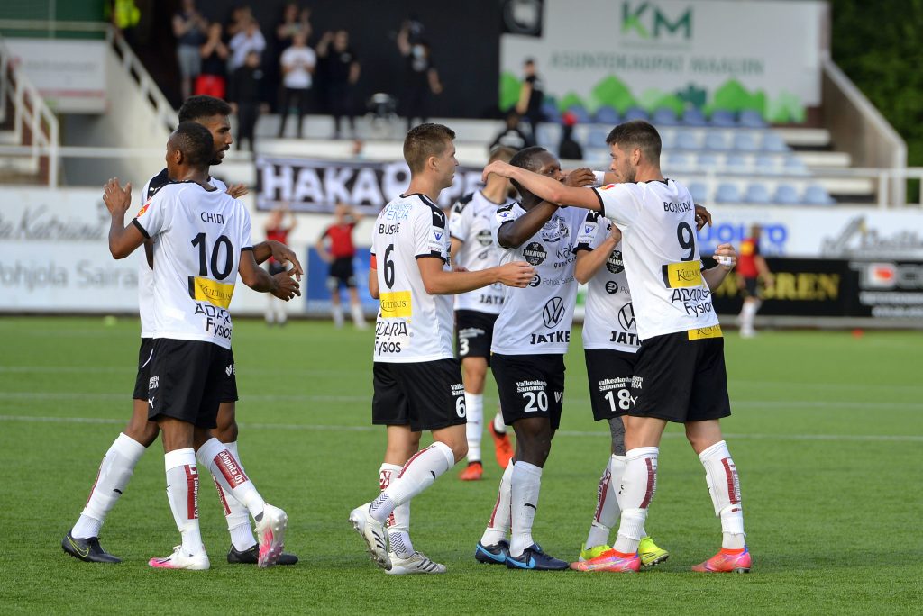 Kapteeni Bushue: ”Yhdessä voimme kääntää kauden” - FC Haka