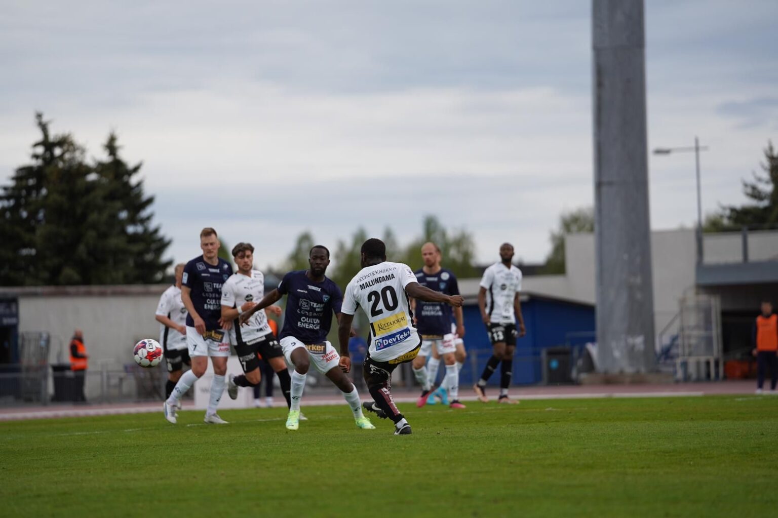 Haka oli vain minuuttien päässä jatkopaikasta, mutta Oulu vei lopulta ...